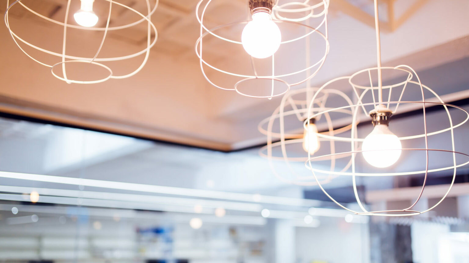 What Is A Daylight Bulb? - LampHQ