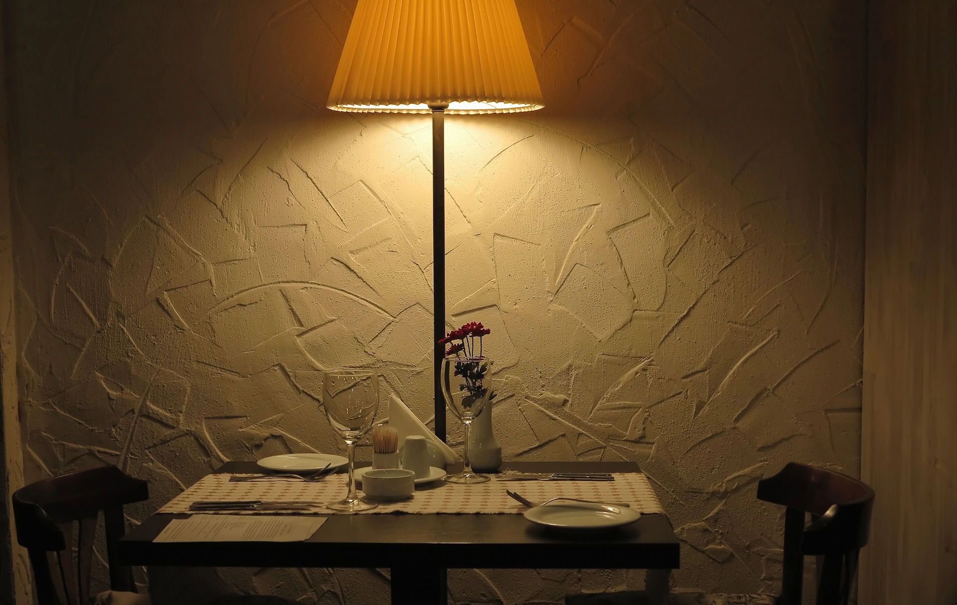 How To Dim Your Lights Without A Dimmer LampHQ How To Dim Your Lights Without A Dimmer LampHQ