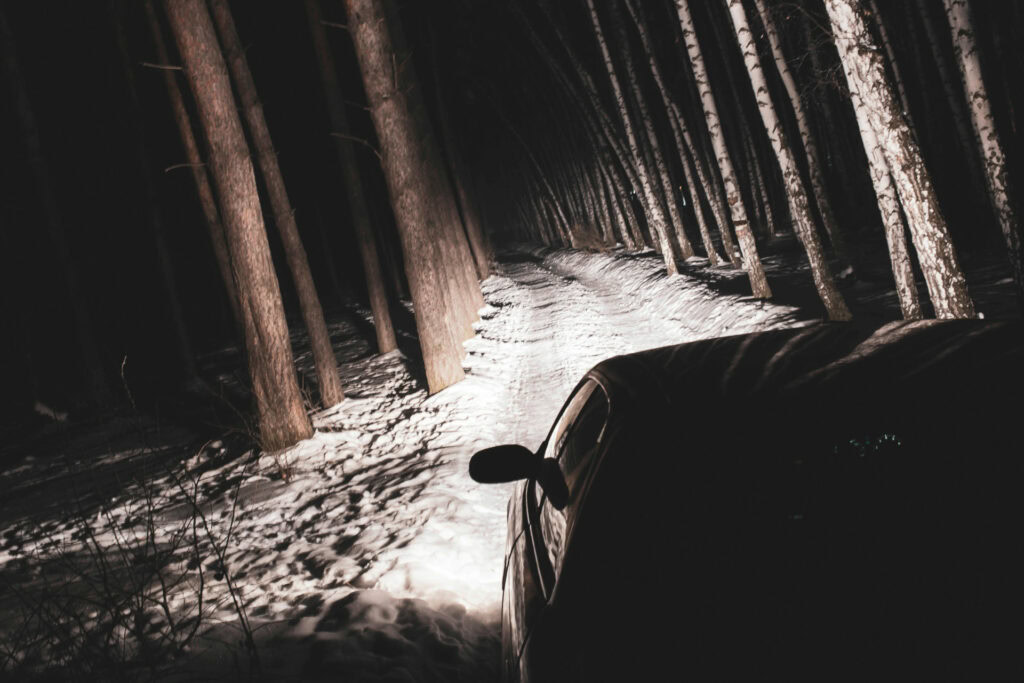 Low Beam vs High Beam: What’s The Difference And What’s Better? - LampHQ