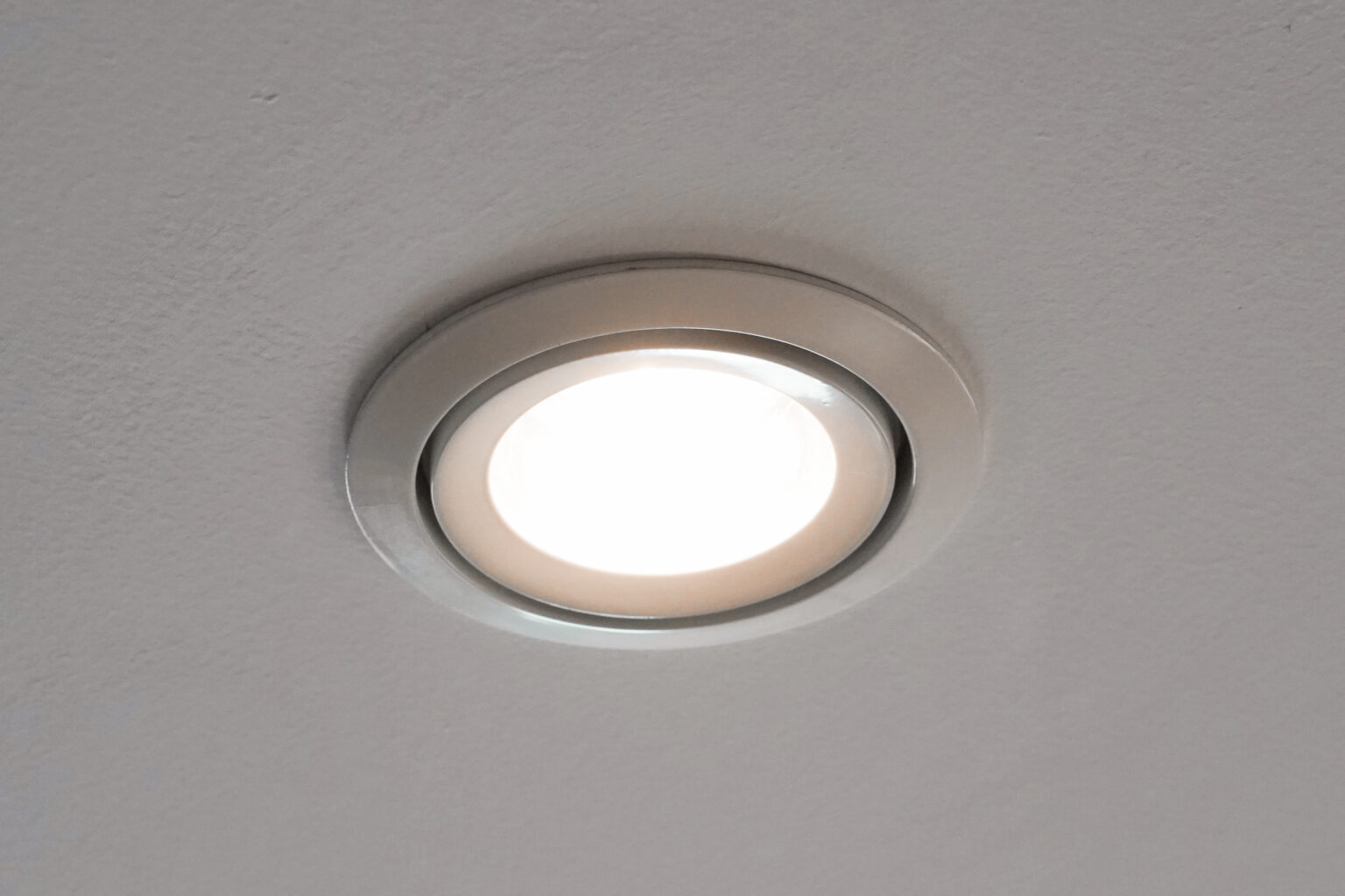 What Size Recessed Lights Do I Need? - LampHQ
