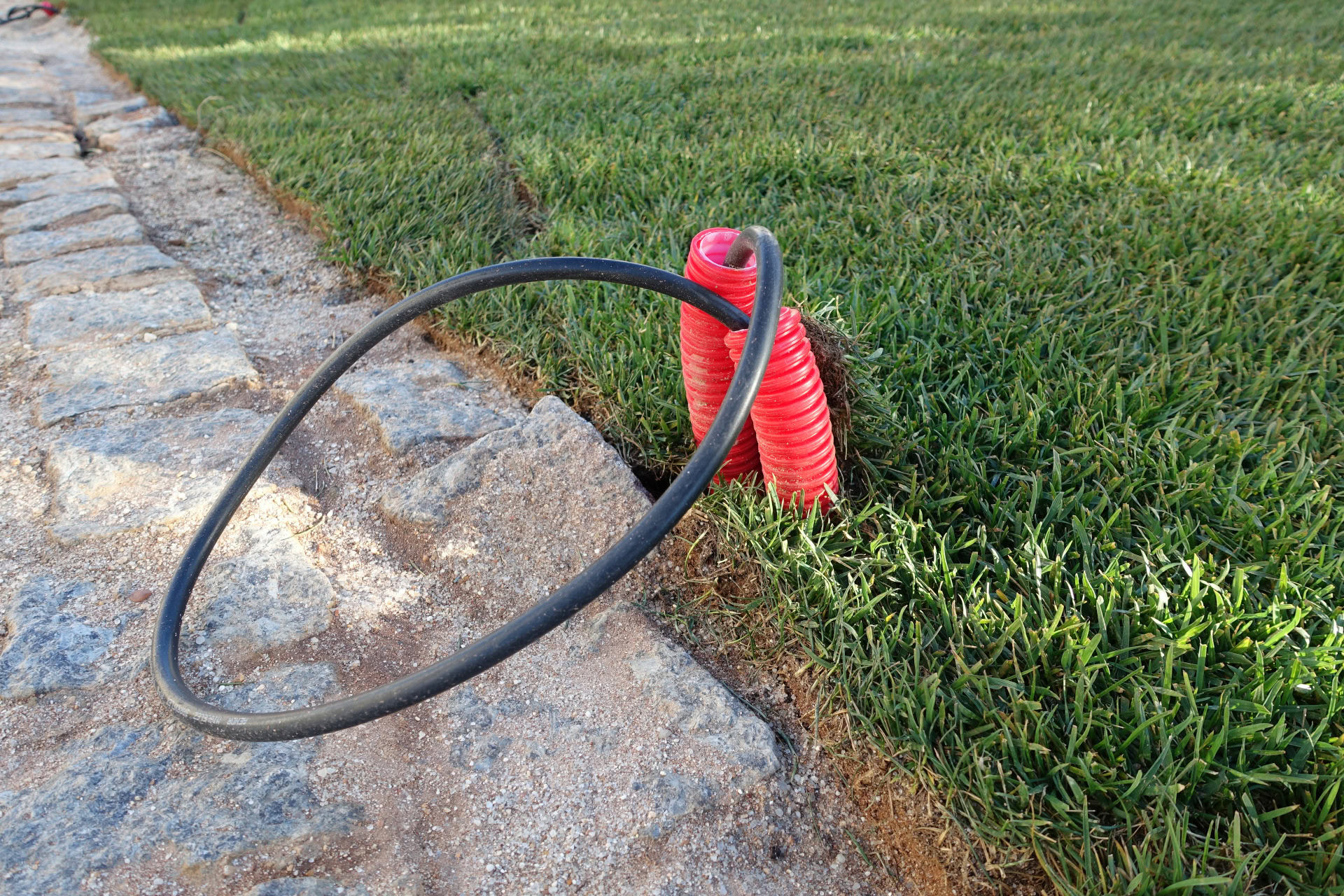 How To Splice Low Voltage Landscape Lighting Wires? - LampHQ