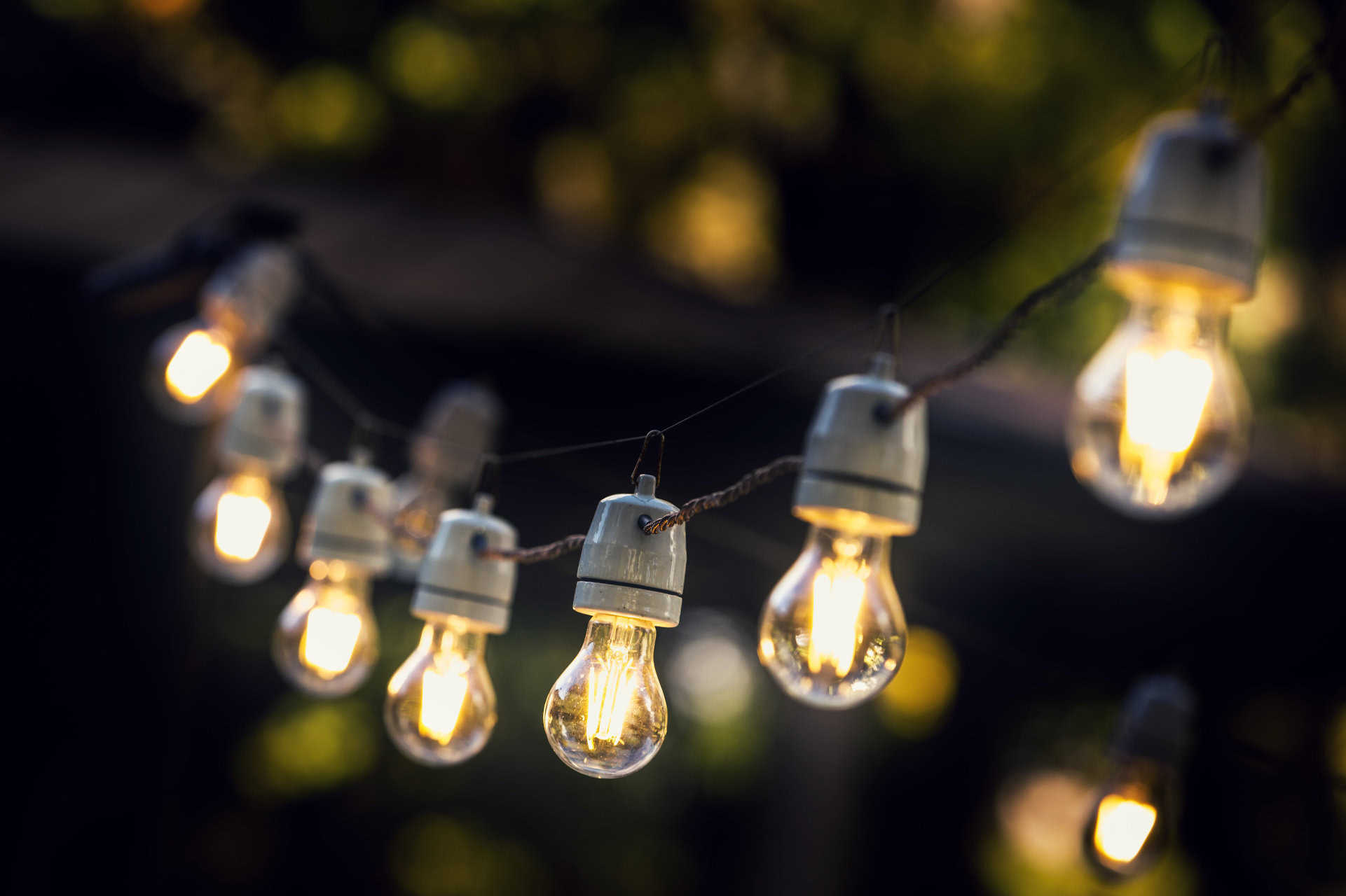 How To Hang String Lights Around Your Pool? - LampHQ